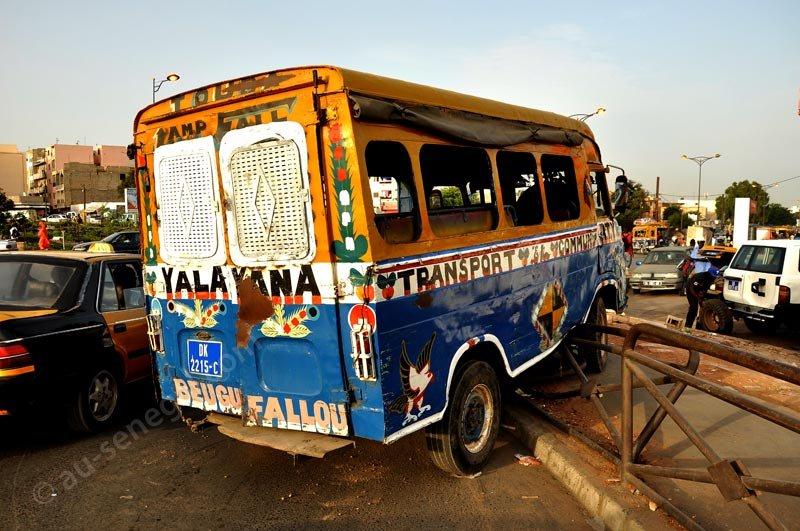 Le car rapide : tout passe, Dieu merci - Au Sénégal, le cœur du Sénégal