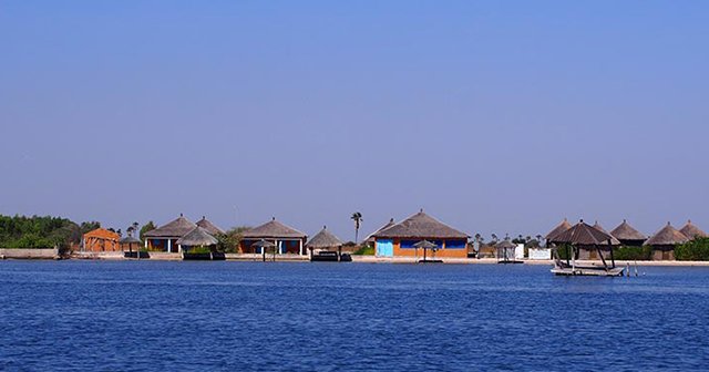 Réveillon Black and White sur une île du Saloum - Au Sénégal, le cœur ...